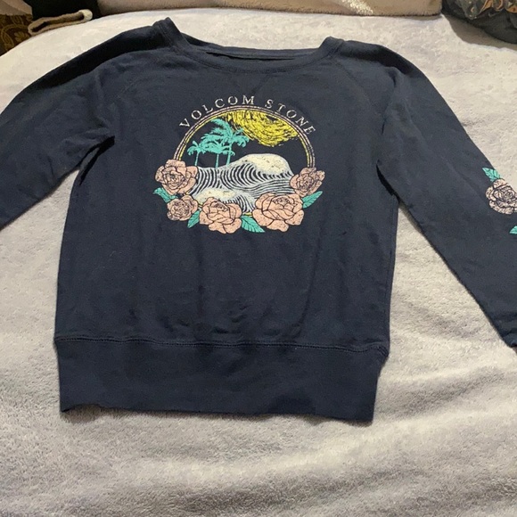 Volcom | Shirts & Tops | Preloved Crew Neck | Poshmark